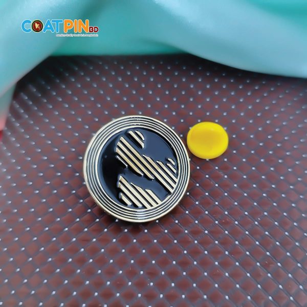 COAT PIN BD